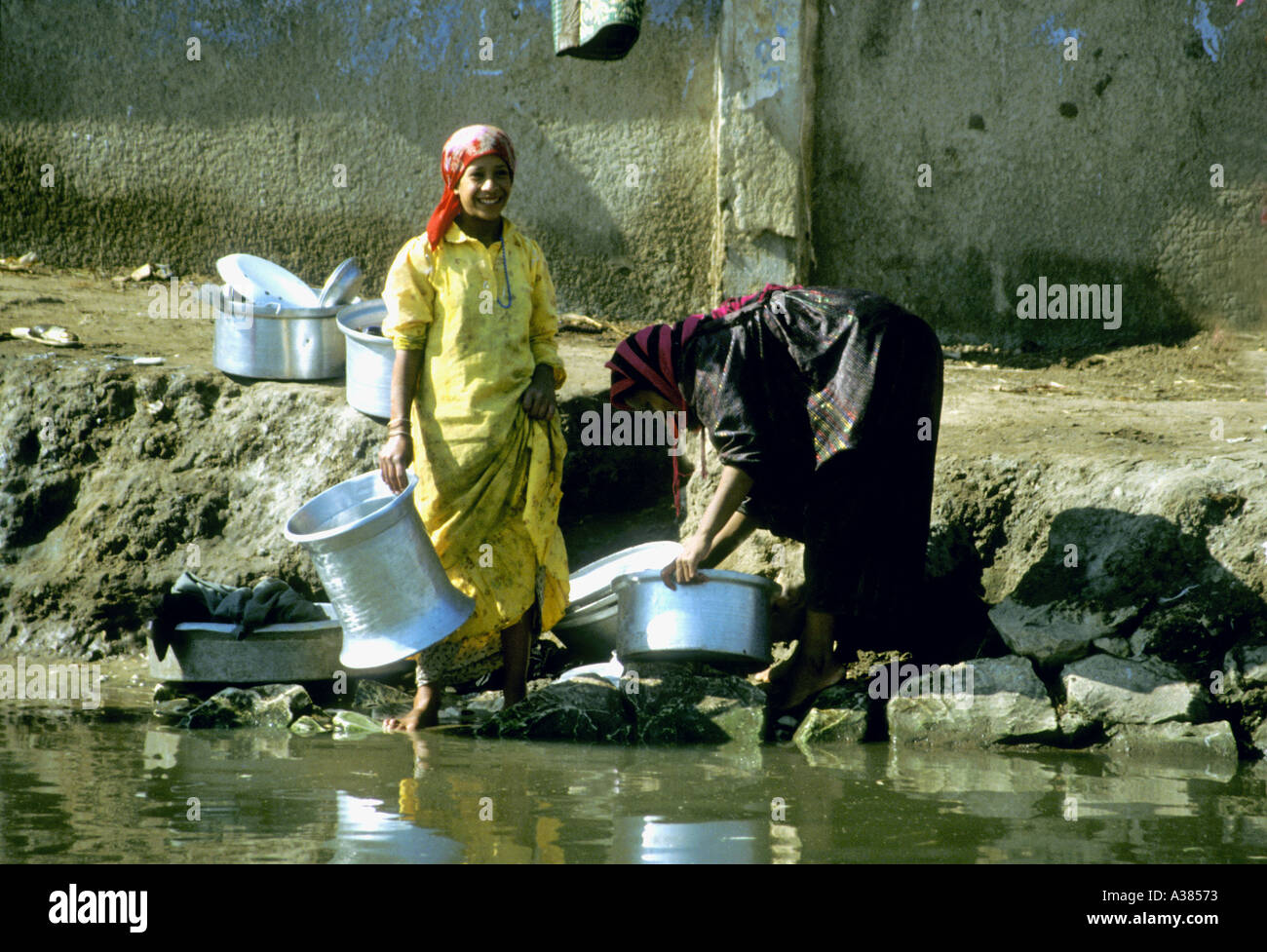 Washing in the nile river hi-res stock photography and images - Alamy