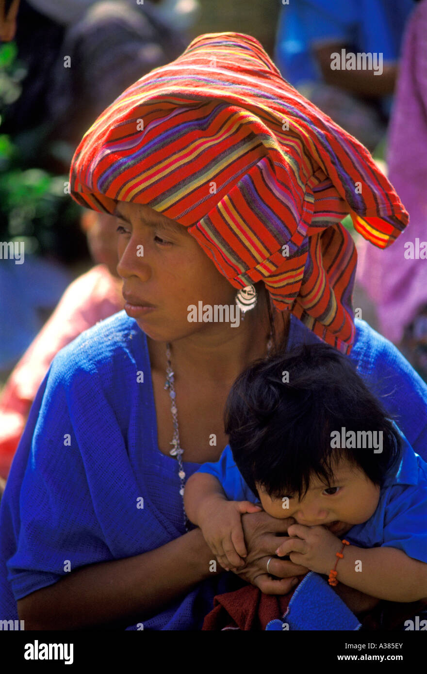 Indígena child hi-res stock photography and images - Alamy