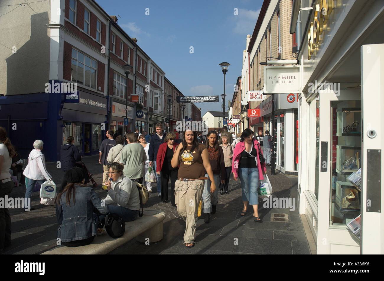 Bridgend shopping centre hi-res stock photography and images - Alamy