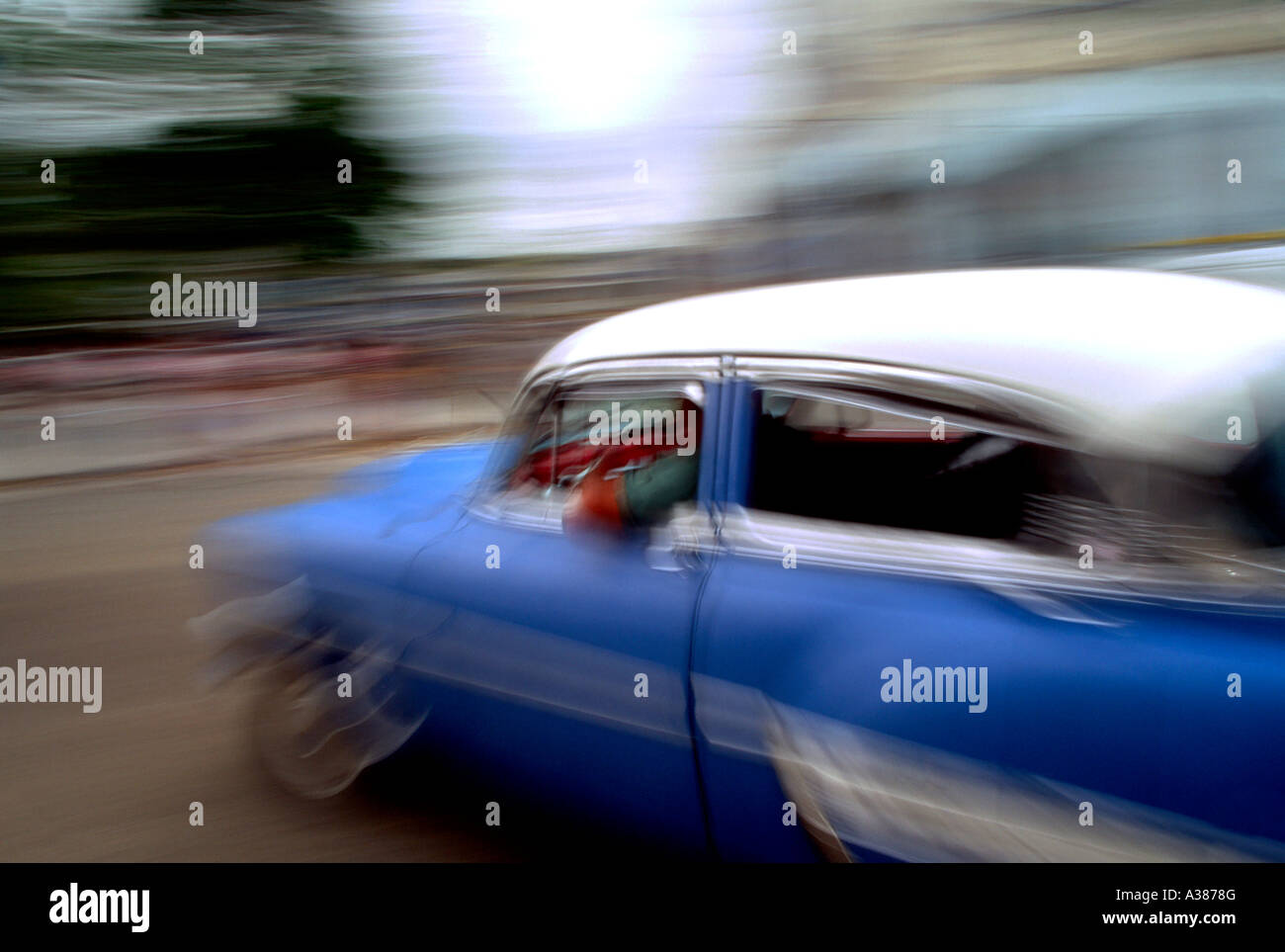 Car going around a corner hi-res stock photography and images - Alamy