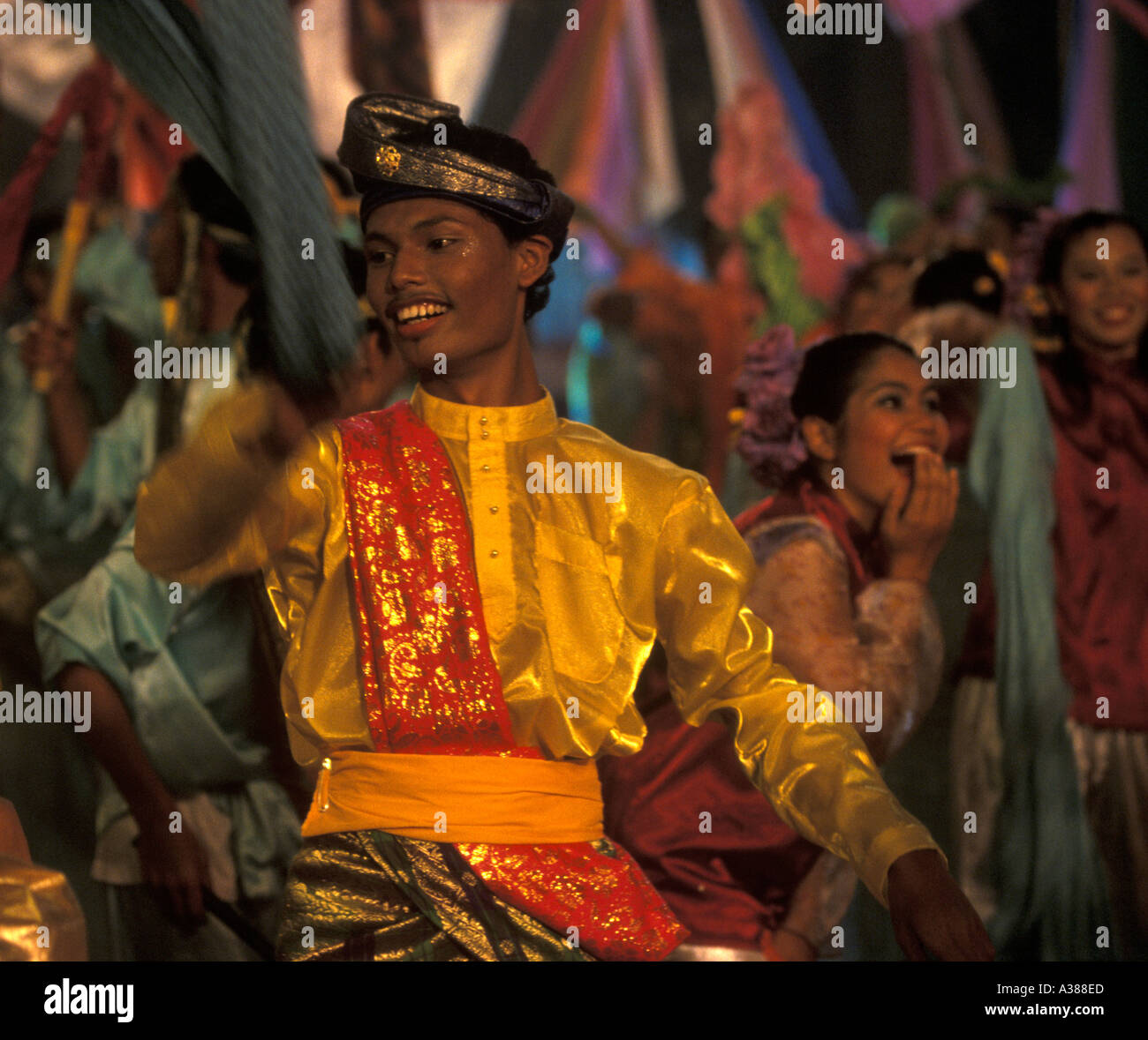 Malaysian dance performer Kuala Lumpur Malaysia Stock Photo - Alamy