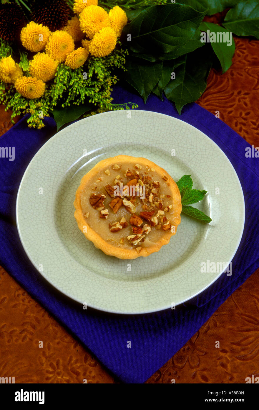 tartelette a l'erable, maple syrup tart, French dessert, French cuisine ...