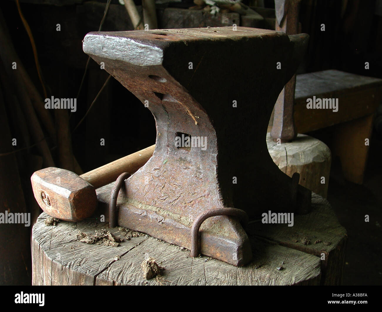 Blacksmith hummer hi-res stock photography and images - Alamy