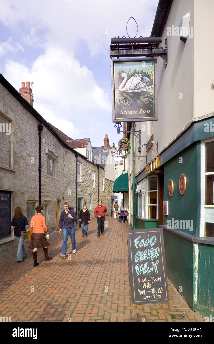 Swan lane hi-res stock photography and images - Alamy