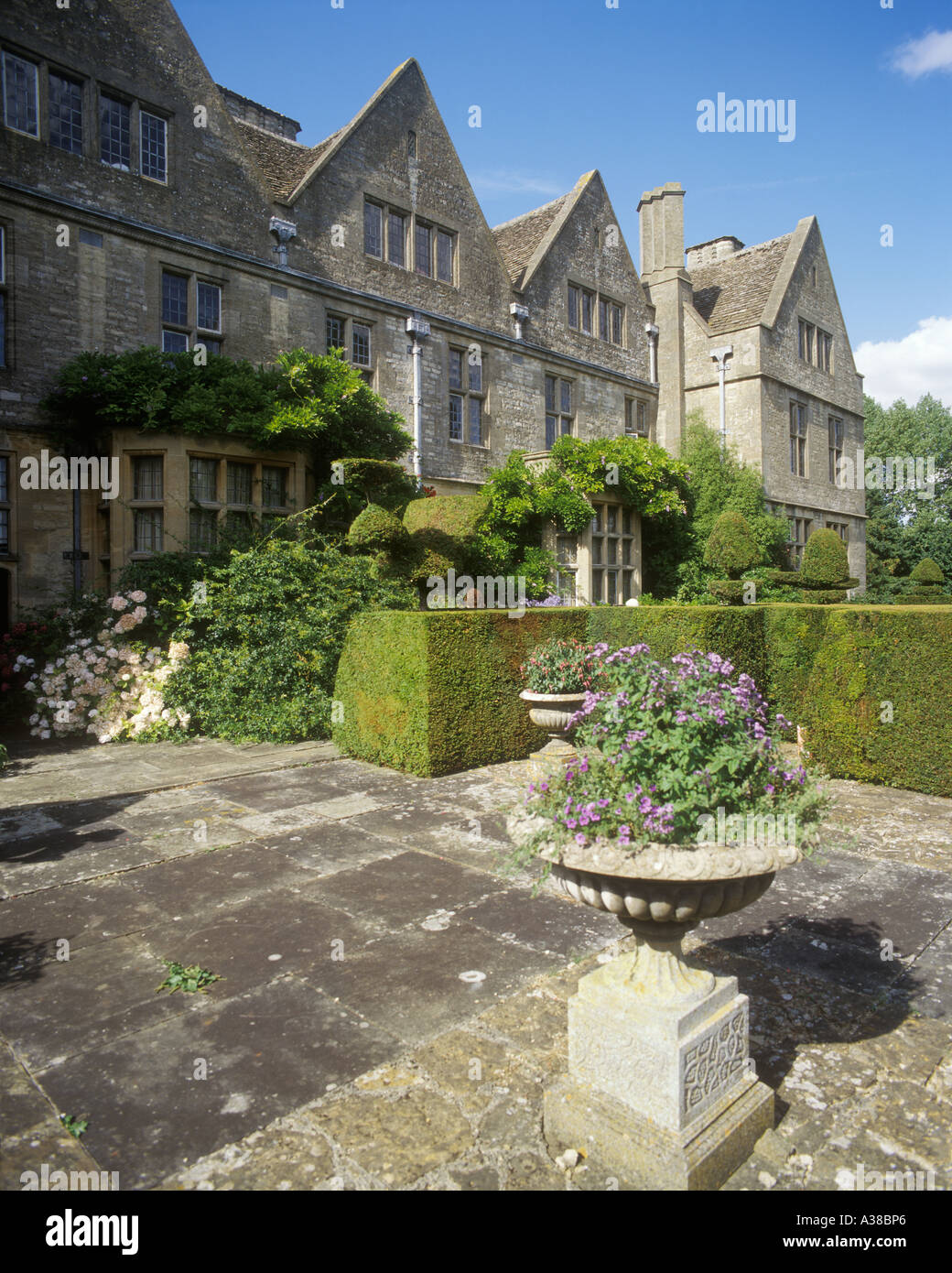 Arts and craft hi-res stock photography and images - Alamy