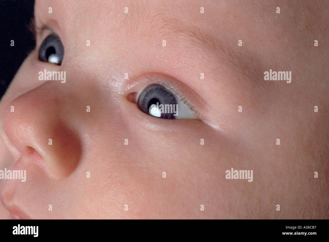 1 to 4 month old baby eyes Stock Photo - Alamy