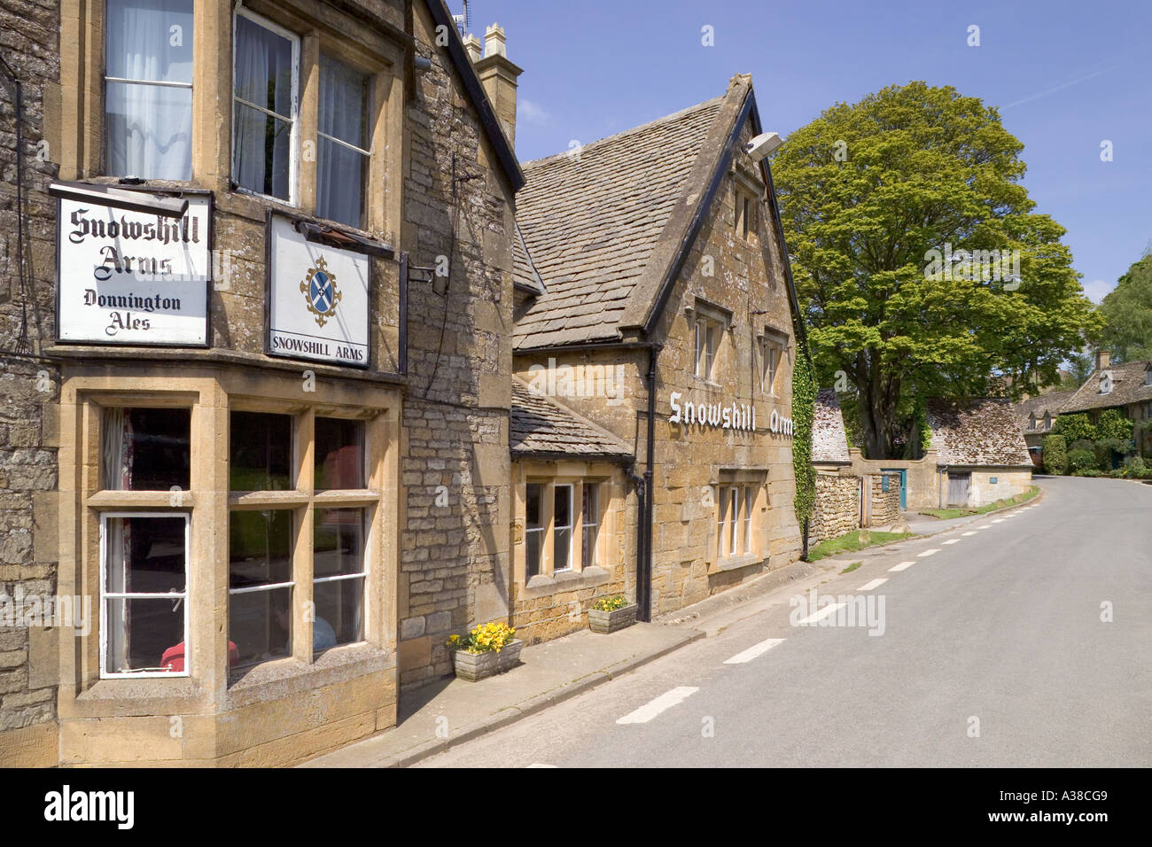 Snowshill arms hi-res stock photography and images - Alamy