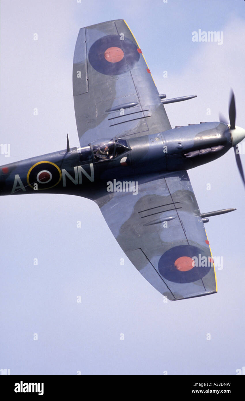 RAF SPITFIRE SECOND WORLD WAR CLASSIC FIGHTER AIRCRAFT Stock Photo - Alamy