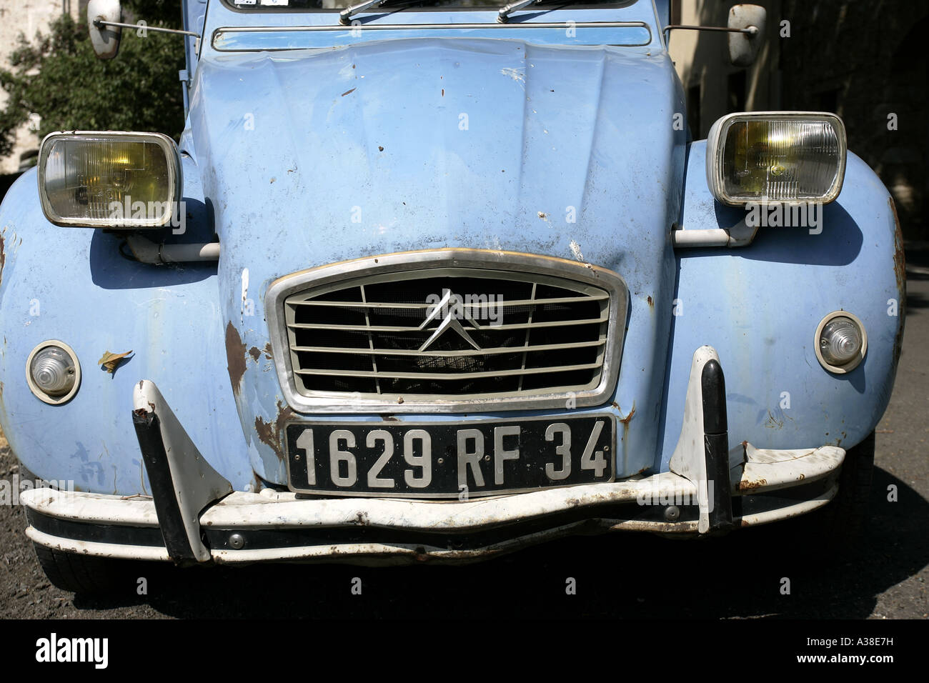 CITROEN 2CV OLD FRENCH CAR Stock Photo - Alamy