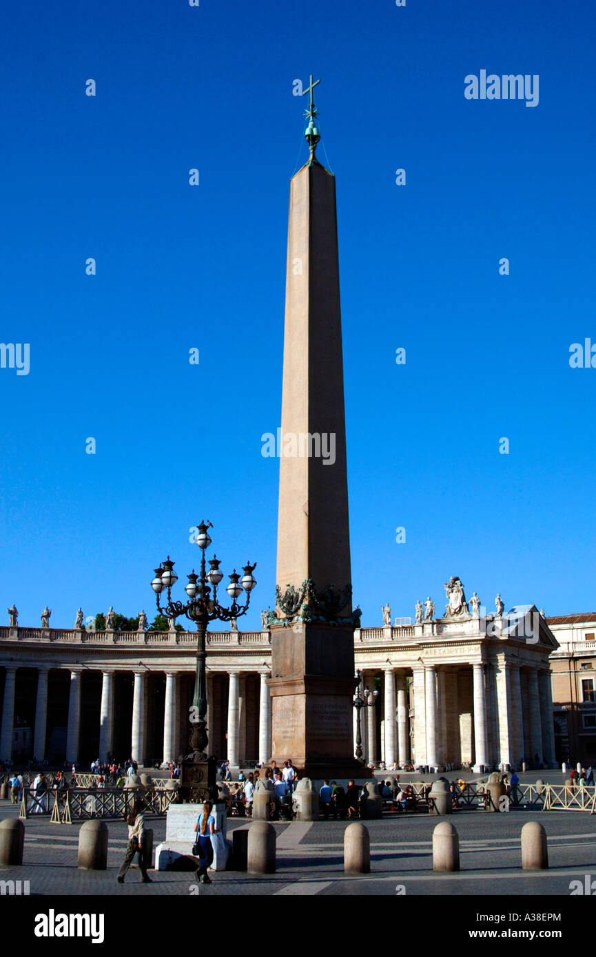 Rom Petersplatz Vatikan, Obelisk in Roma street San Pietro and Basilika ...