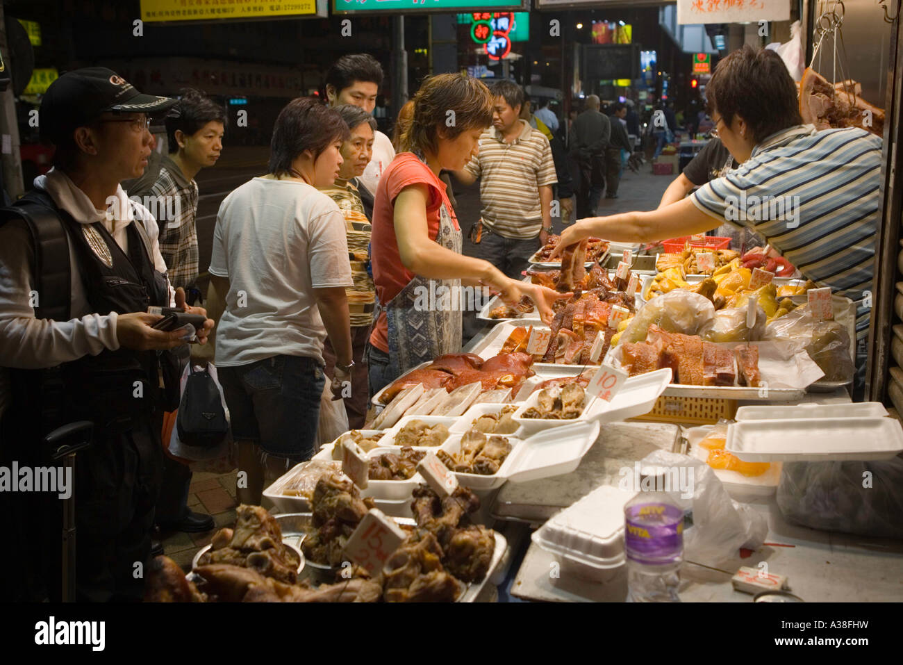 Cooked food stall in Mongkok, Hong Kong Stock Photo - Alamy