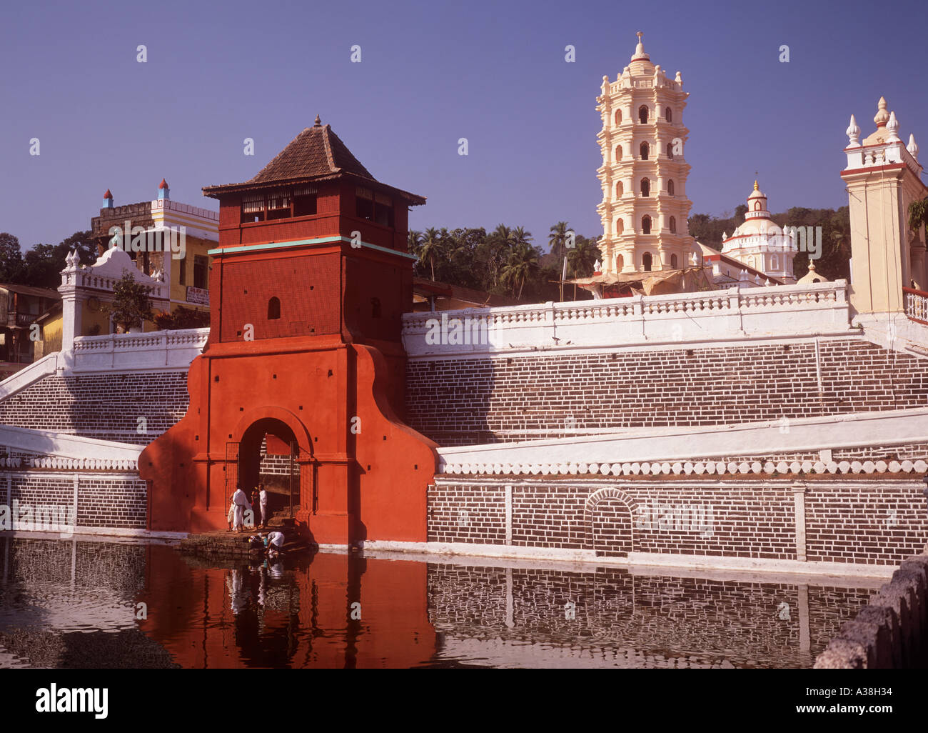 Shri manguesh temple hi-res stock photography and images - Alamy
