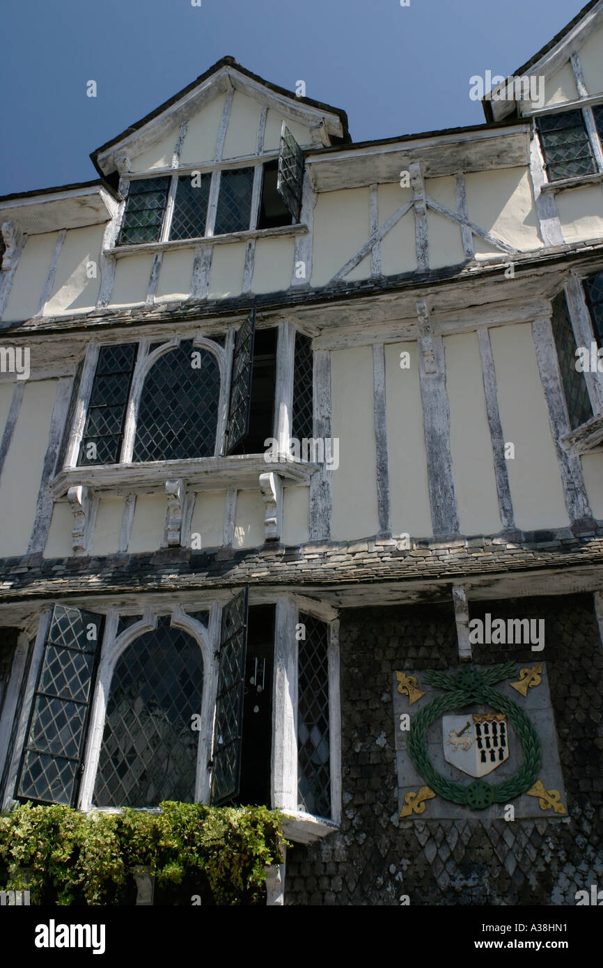 Striking tudor architecture hi-res stock photography and images - Alamy