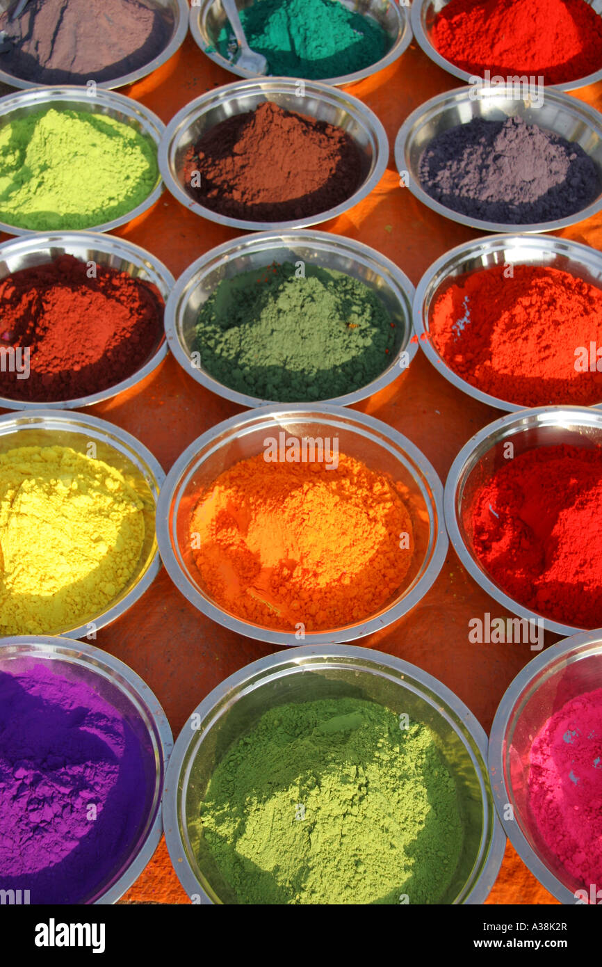 Coloured dyes on a stall in Orchha, Madhya Pradesh, India Stock Photo ...