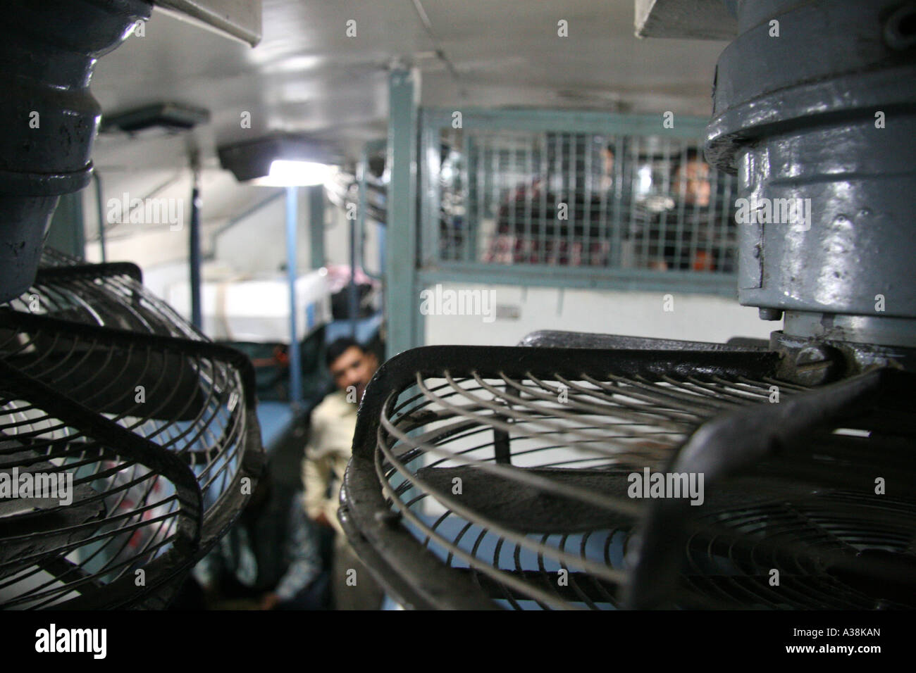 Second class indian train carriage hi-res stock photography and images ...