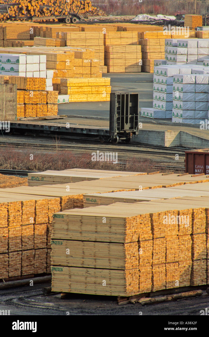 Lumber Piled for shipment 2 Stock Photo - Alamy