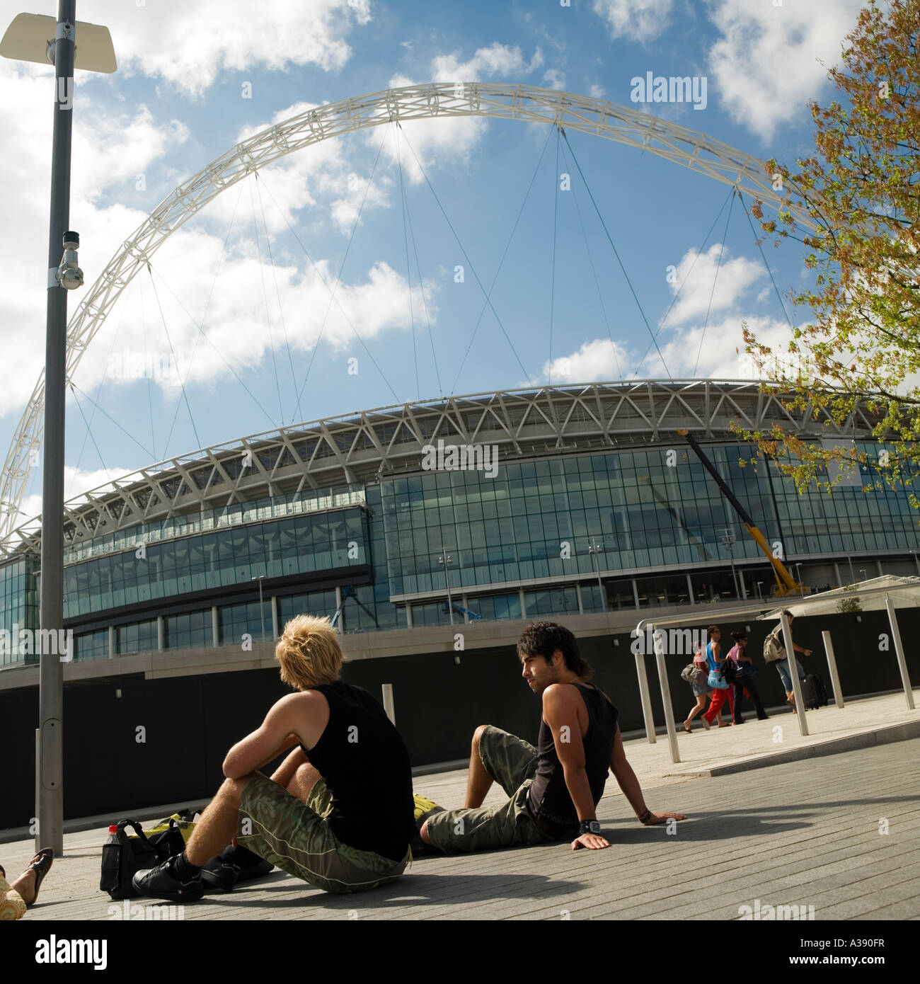 Wembley stadium outside hi-res stock photography and images - Alamy