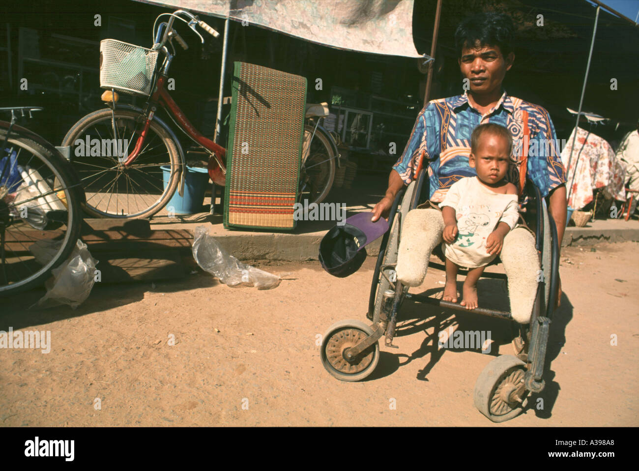 Landmine victims hi-res stock photography and images - Alamy