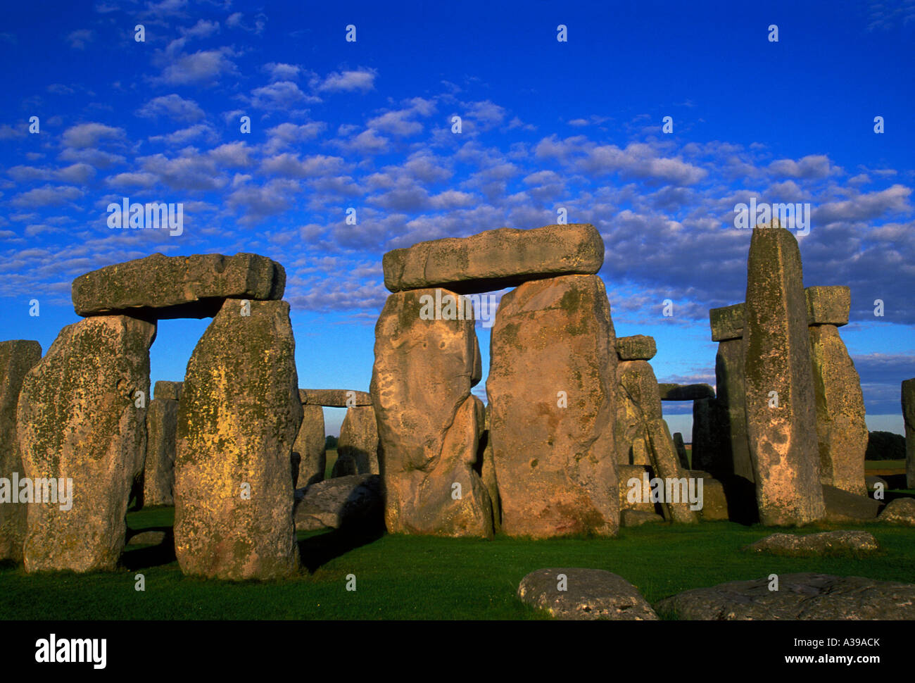 Neo druid stonehenge hi-res stock photography and images - Alamy