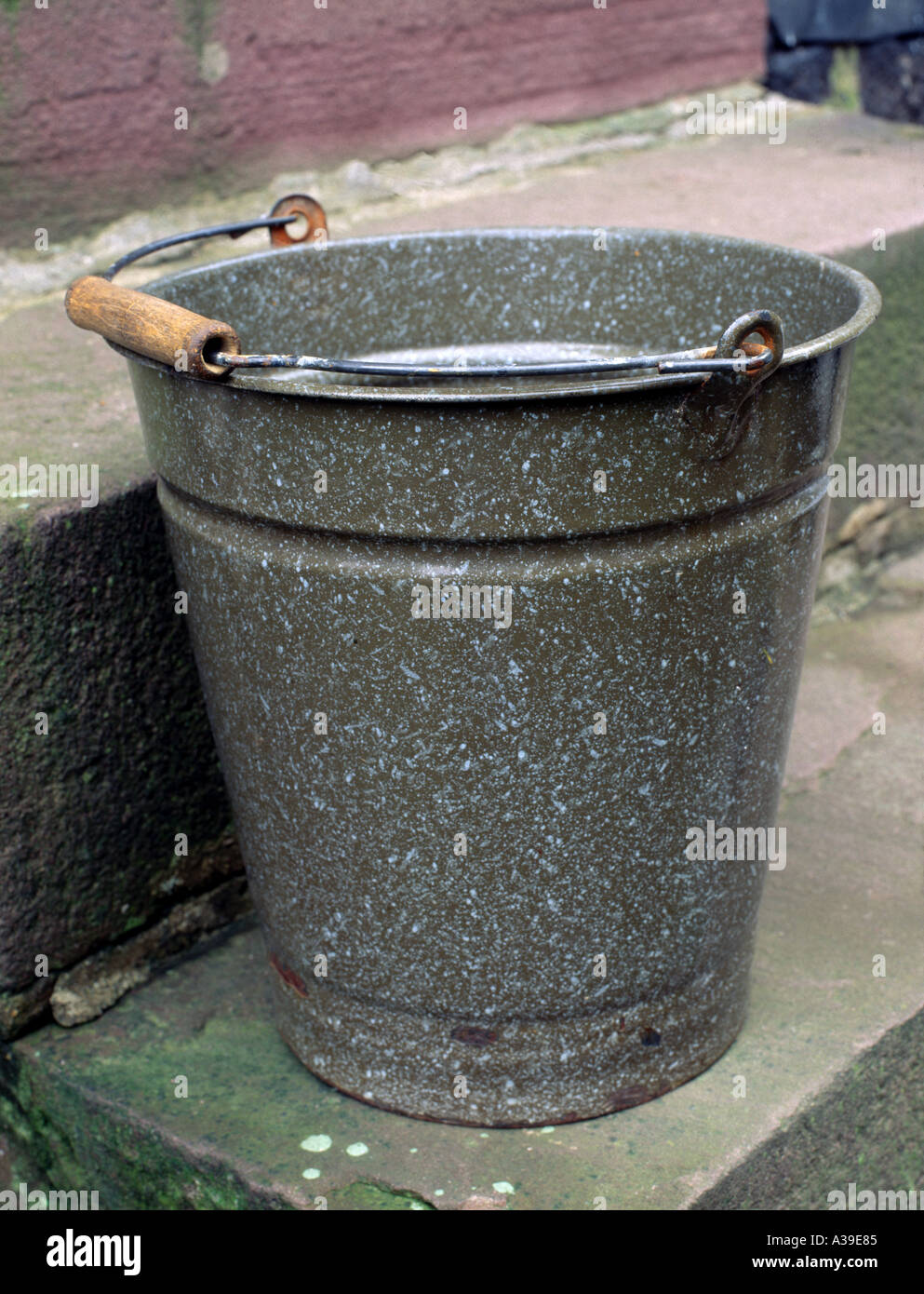 Old metal bucket hi-res stock photography and images - Alamy