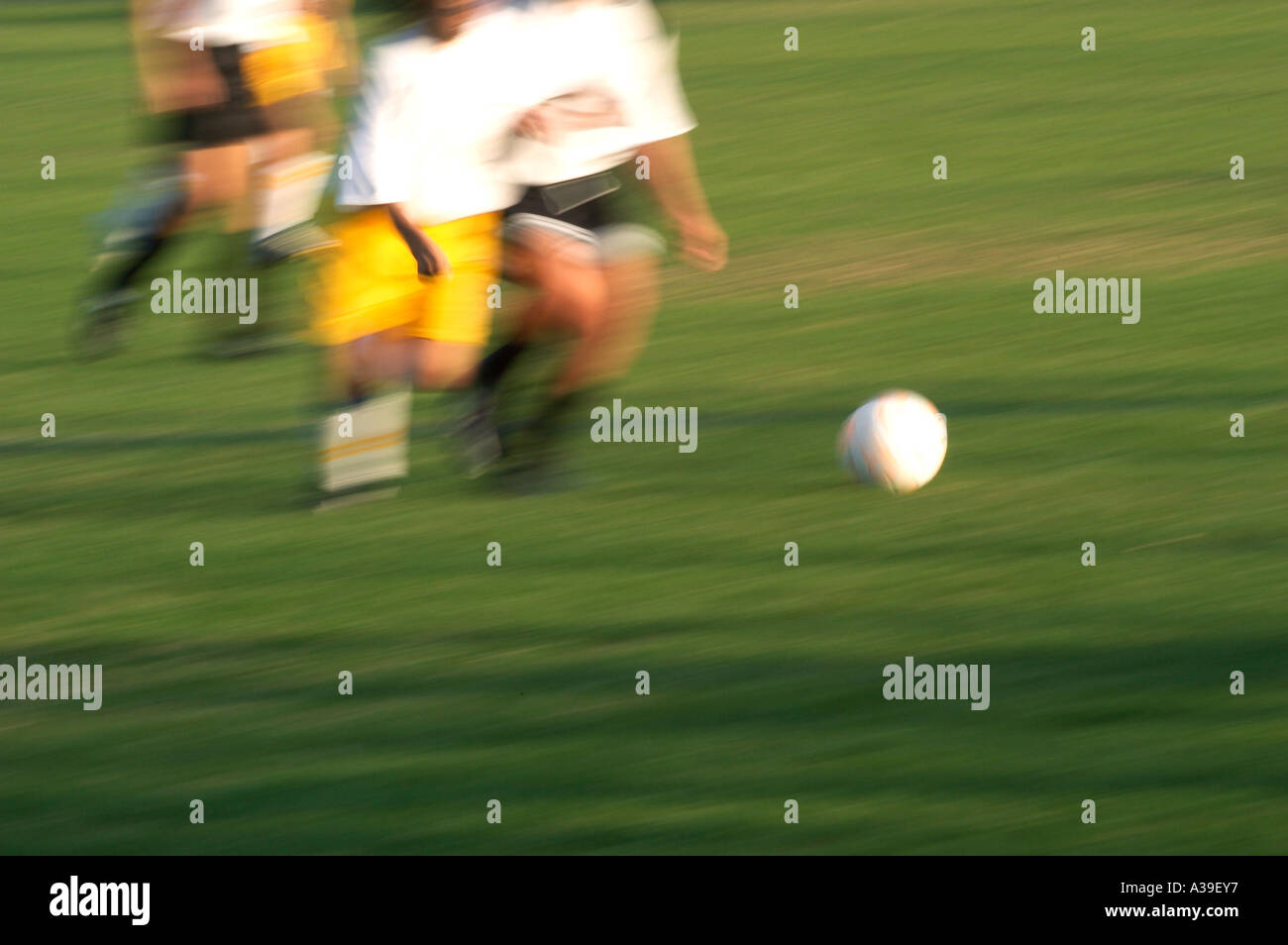 Pre teen girls playing soccer hi-res stock photography and images - Alamy