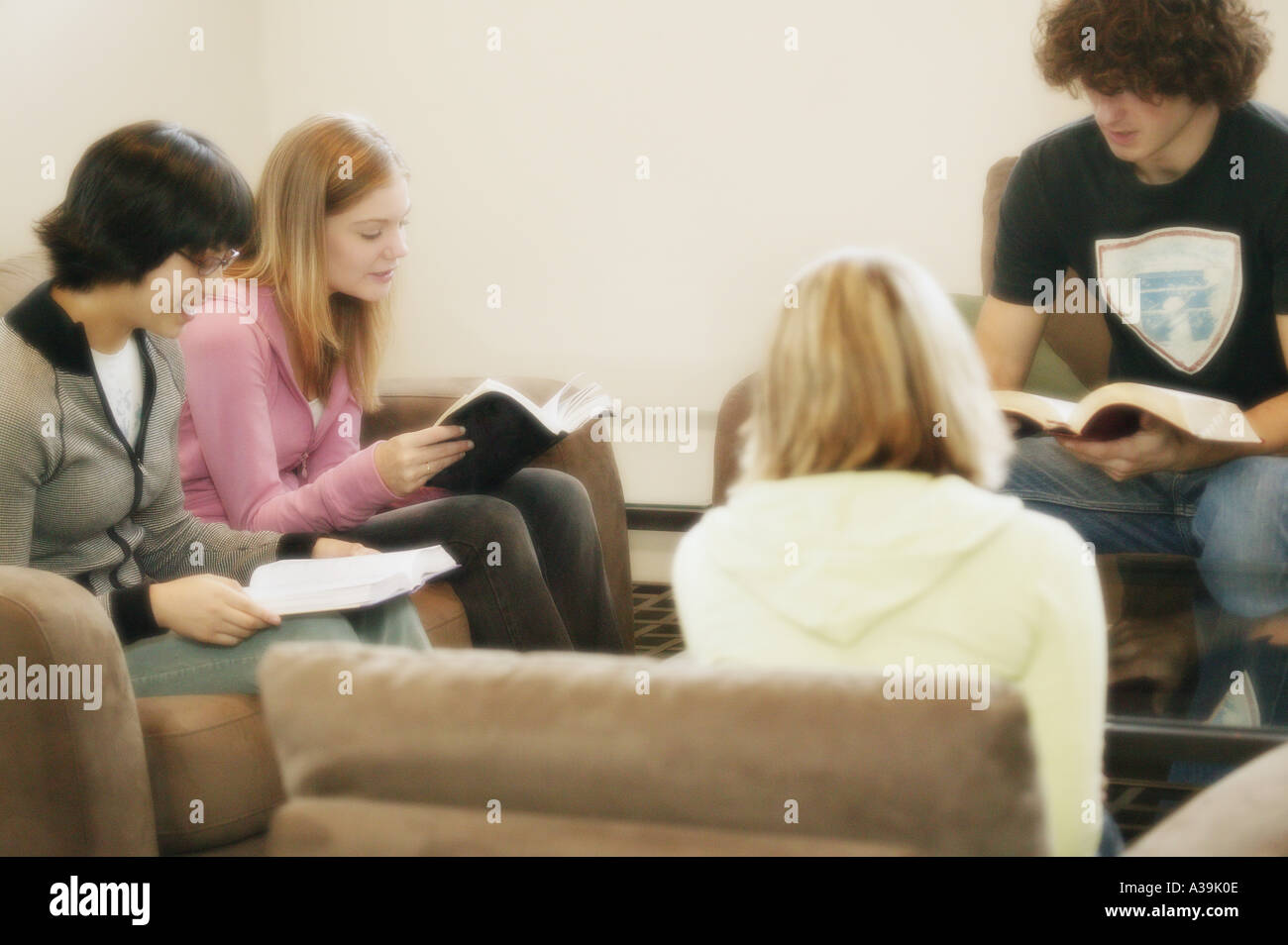 Bible study groups hi-res stock photography and images - Alamy