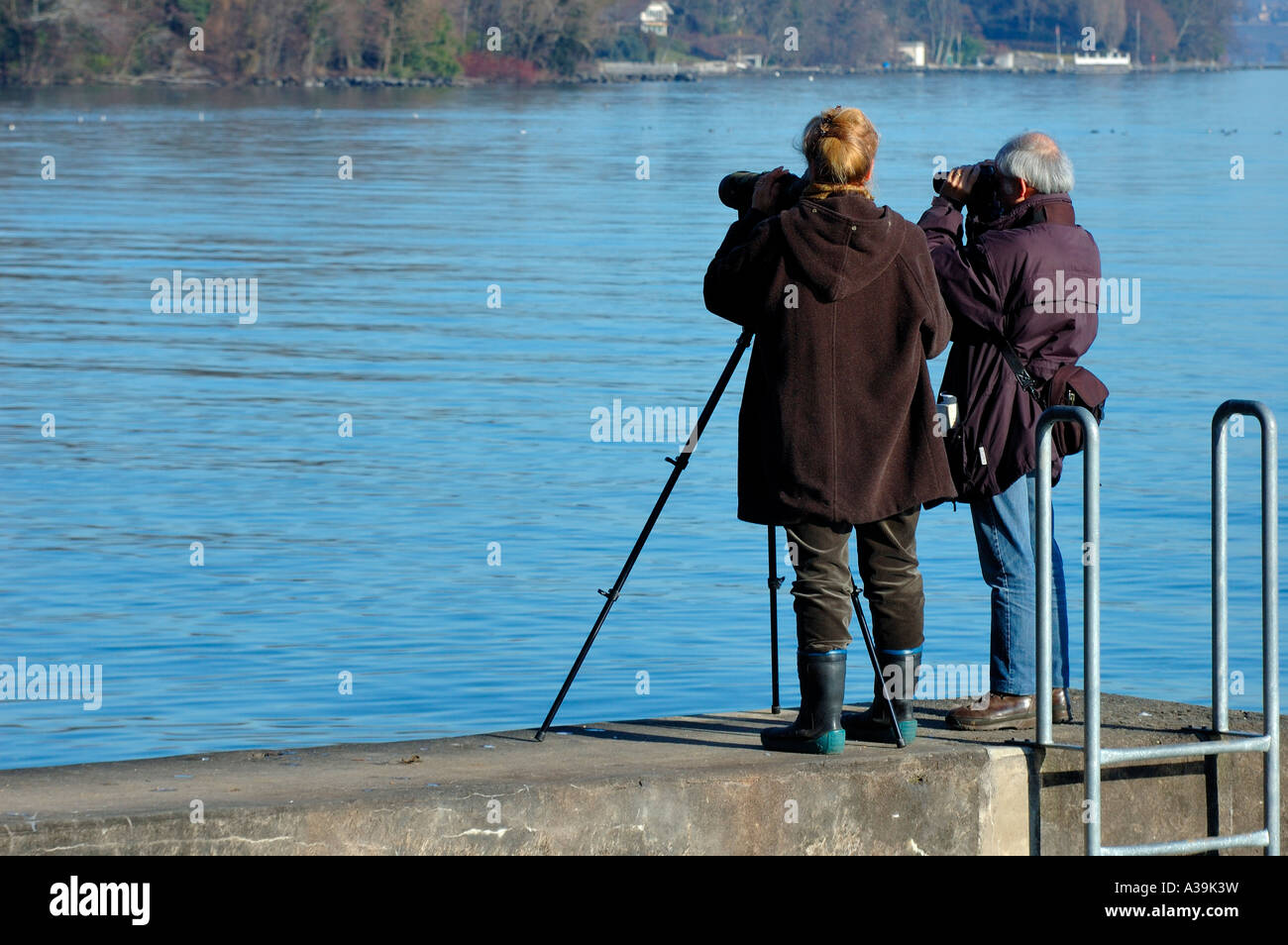 Birdwatchers couple hi-res stock photography and images - Alamy