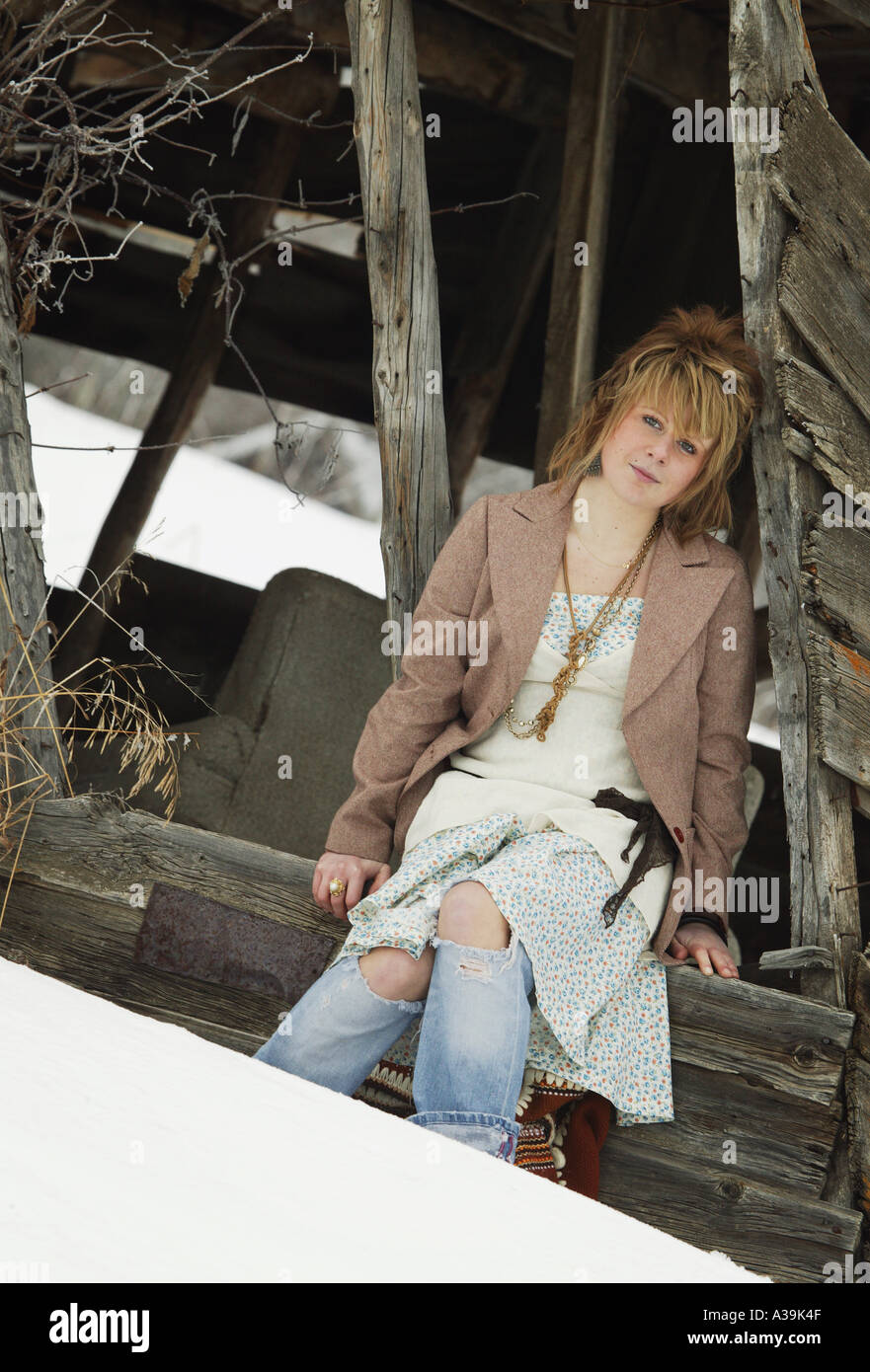 Homeless woman caucasian sad hi-res stock photography and images - Alamy