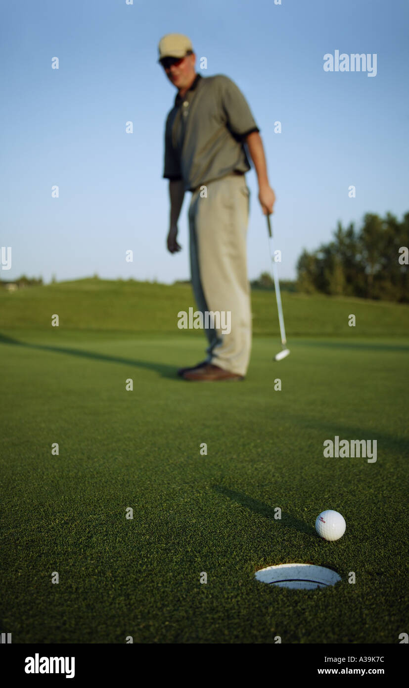 Missed hole golf hi-res stock photography and images - Alamy