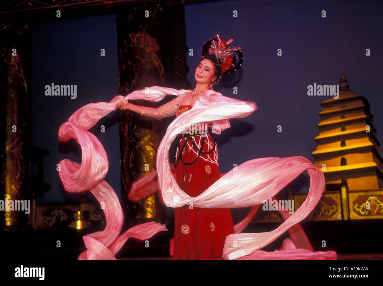 Chinese woman dancer dancing dance performance music and dance at Tang ...