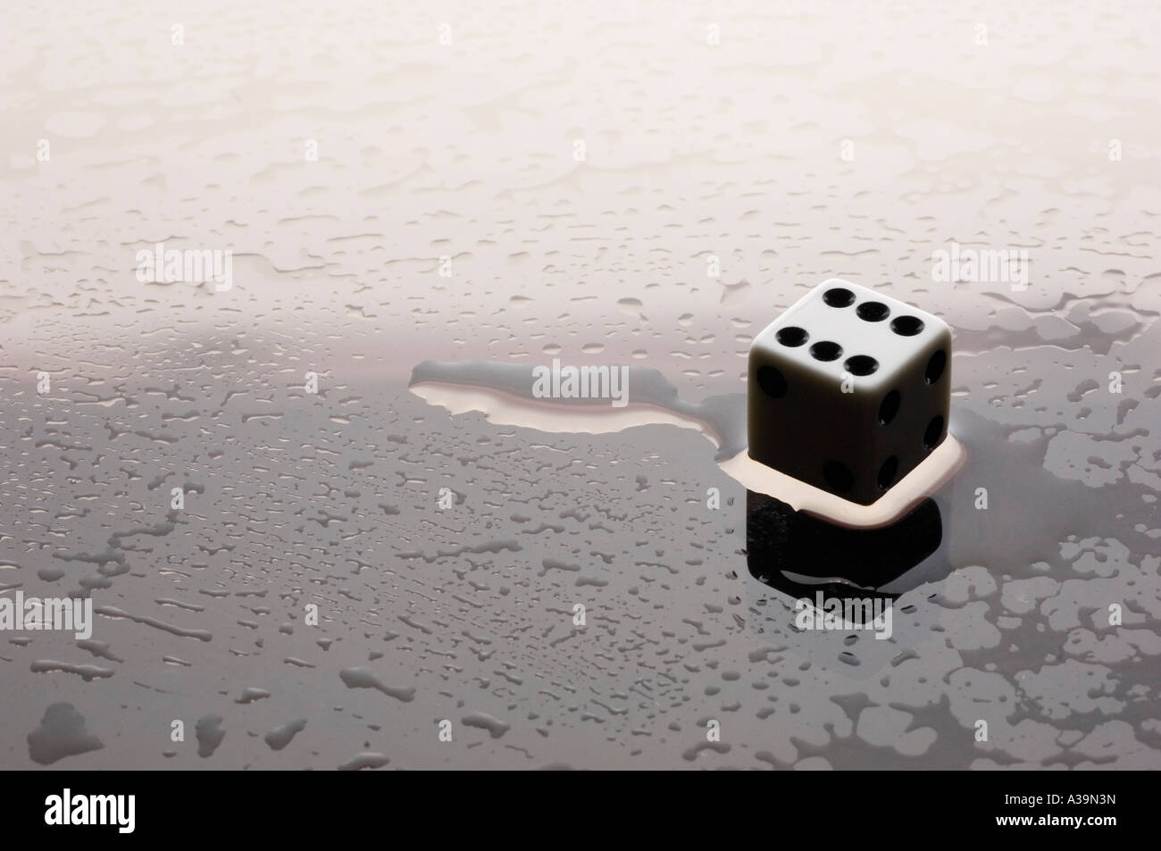 Dice images hi-res stock photography and images - Alamy
