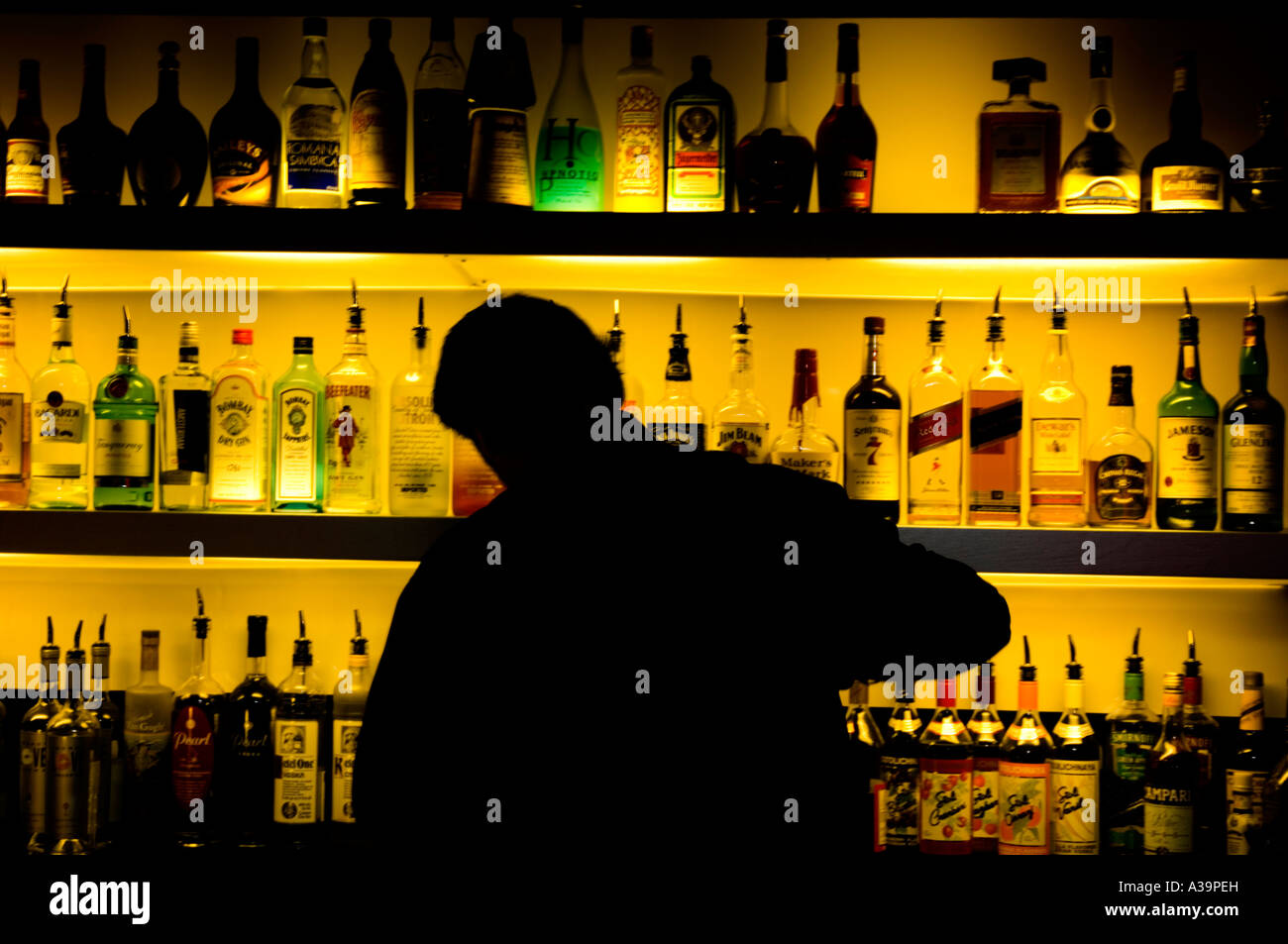 Bartender at work Stock Photo - Alamy