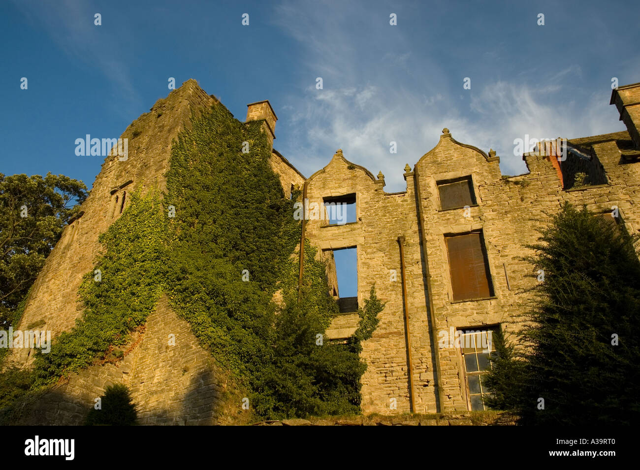 Hay castle ruins hi-res stock photography and images - Alamy