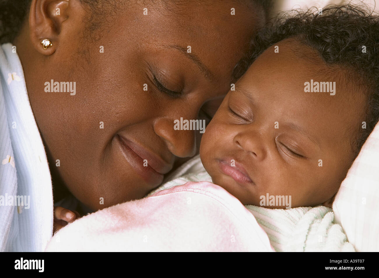 Mother and daughter sleeping Stock Photo - Alamy