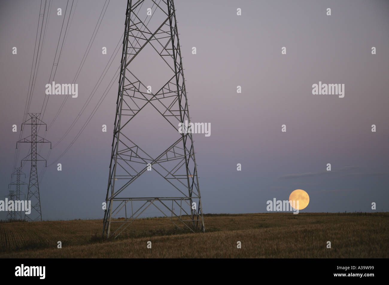 Pylons wire structure empty hi-res stock photography and images - Alamy