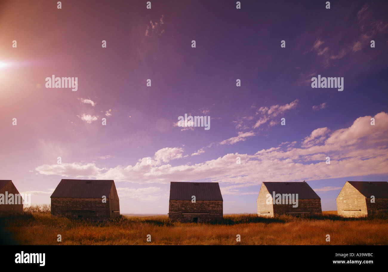Row of same houses hi-res stock photography and images - Alamy