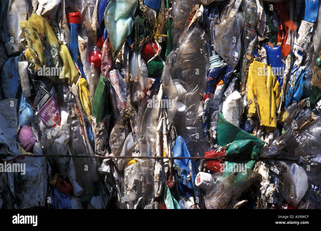 Discard crush salvage hi-res stock photography and images - Alamy