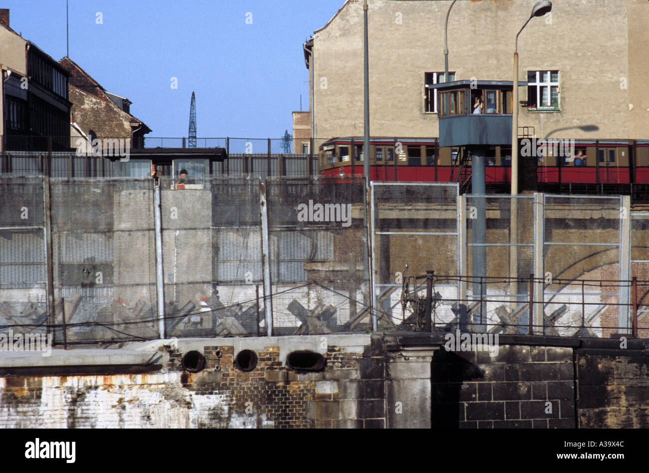The Berlin S Bahn the city s rapid transit railway used to cross over ...