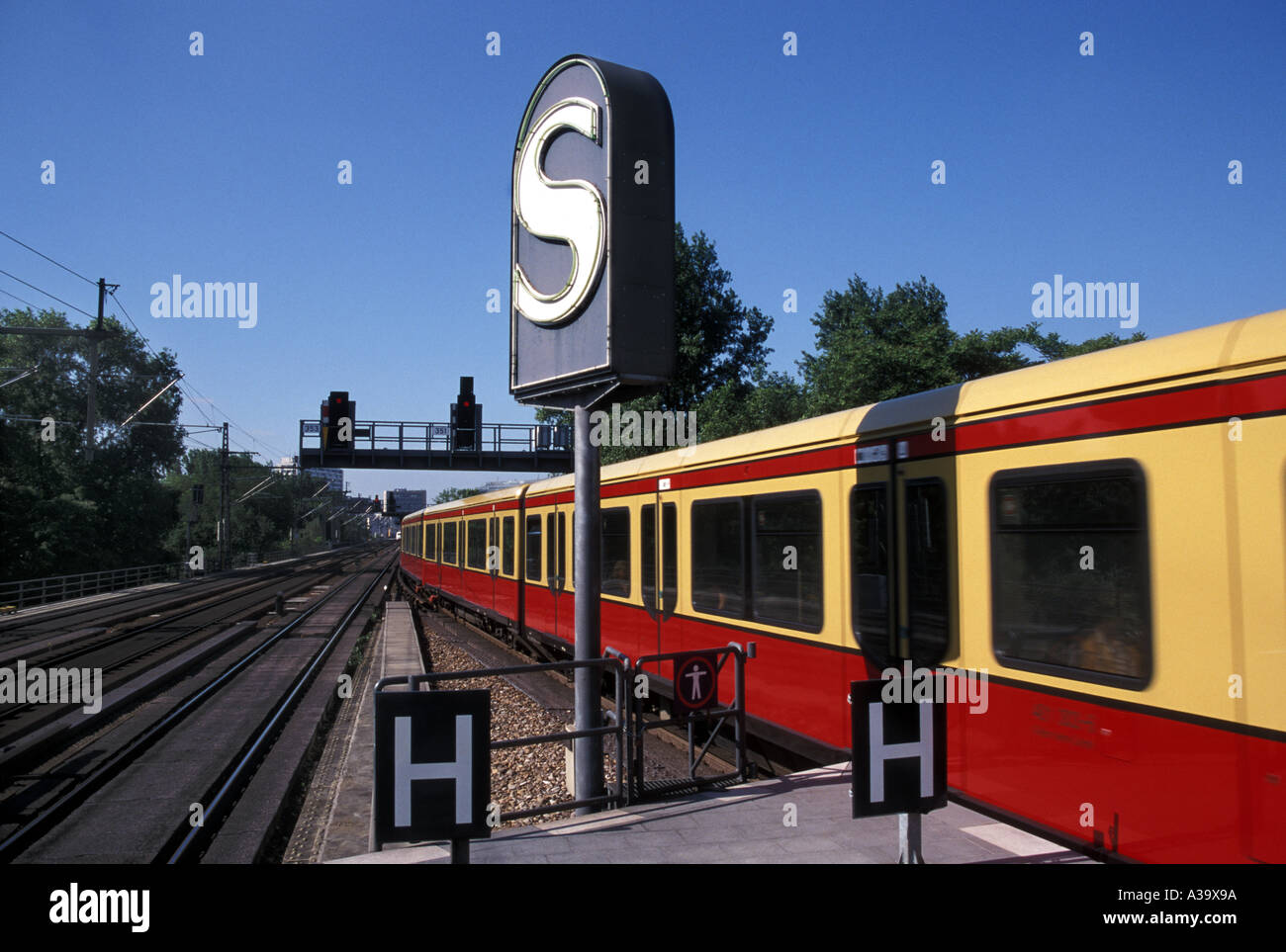 The Berlin S Bahn the city s rapid transit railway Stock Photo - Alamy