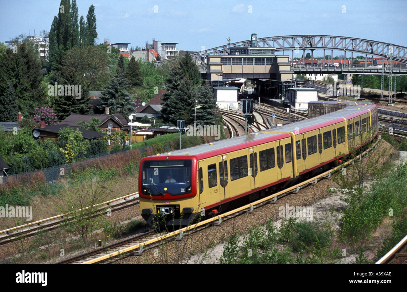 The Berlin S Bahn the city s rapid transit railway old and new style ...