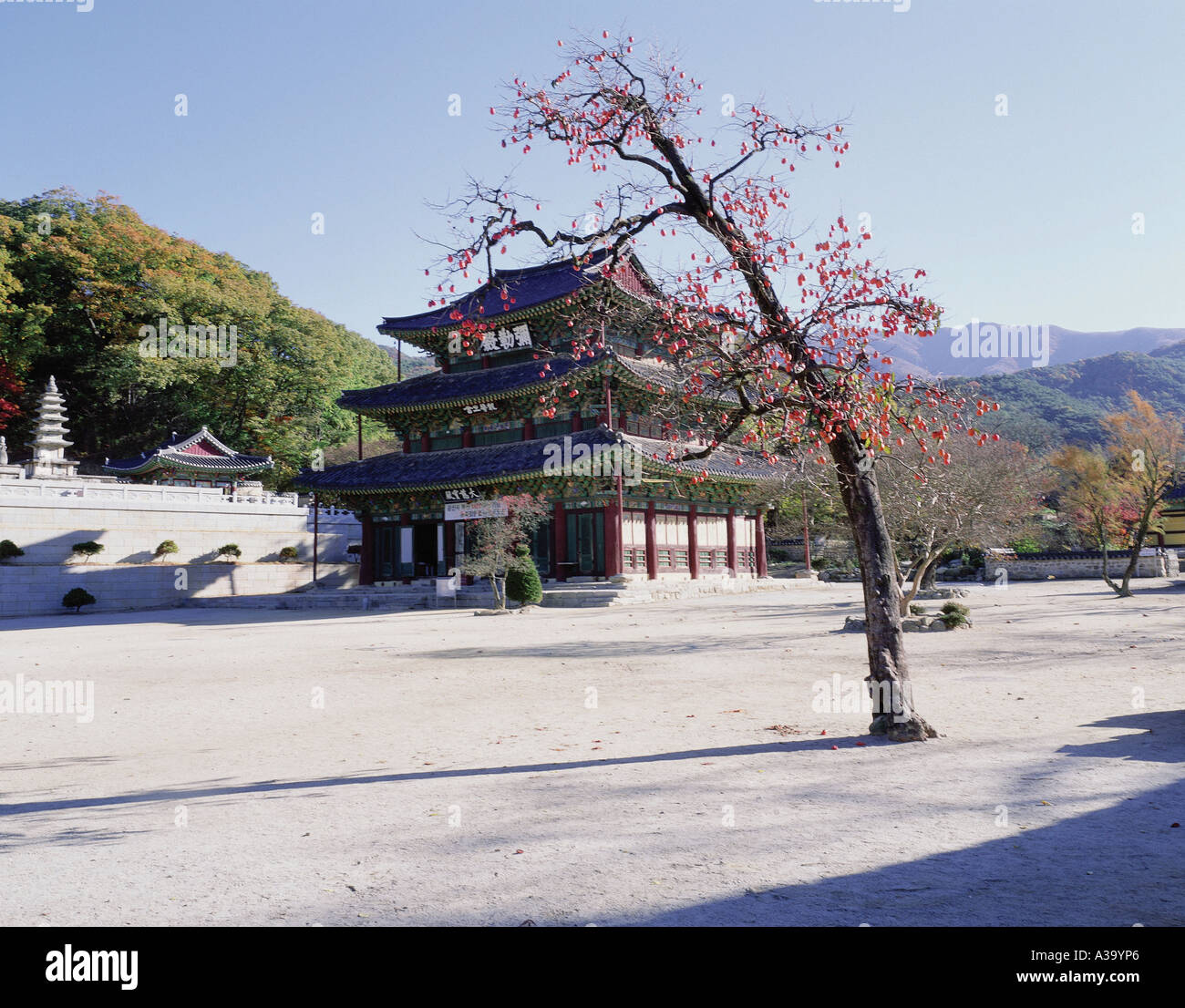Koreatemple hi-res stock photography and images - Alamy