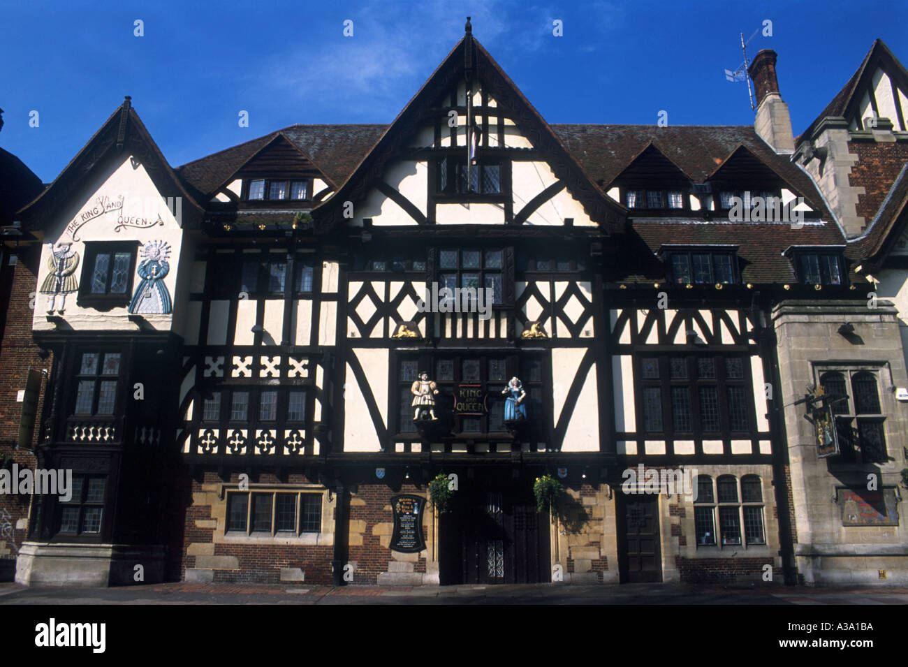 Mar 17 2002 Brighton ENGLAND The King and Queen a traditional style ...