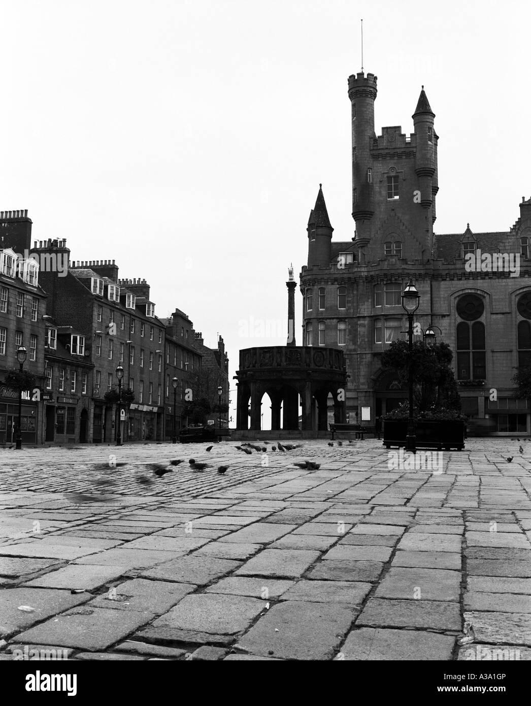 Castlegate square aberdeen hi-res stock photography and images - Alamy