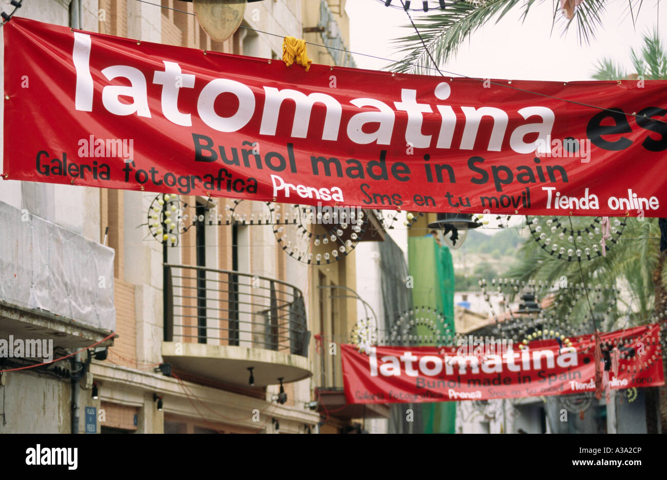 La Tomatina festival - Buñol, Valencia SPAIN Stock Photo - Alamy