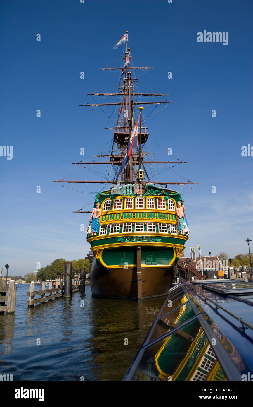 Stern view hi-res stock photography and images - Alamy