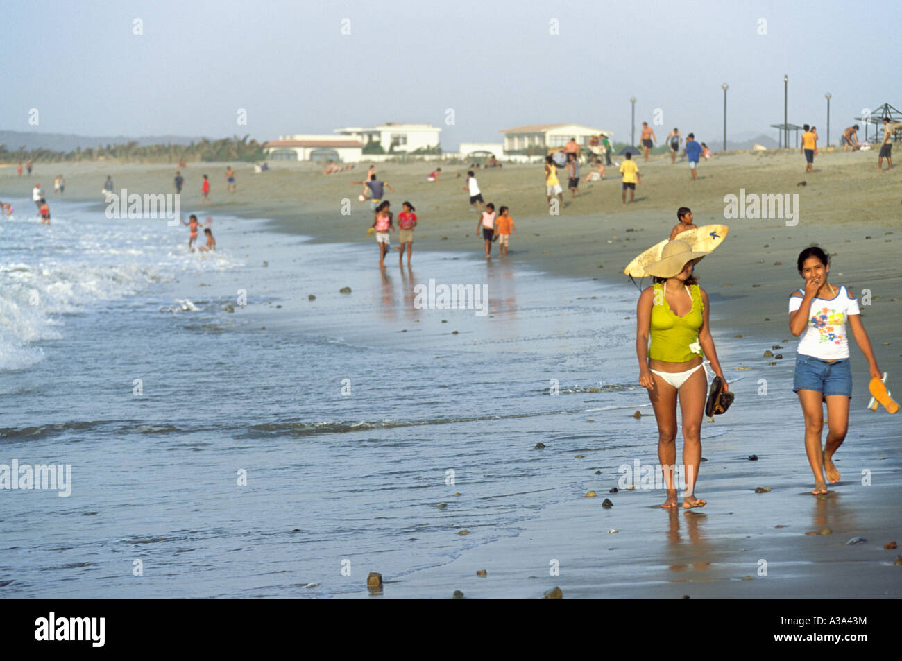 Beach scene - Mancora, Piura, PERU Stock Photo - Alamy