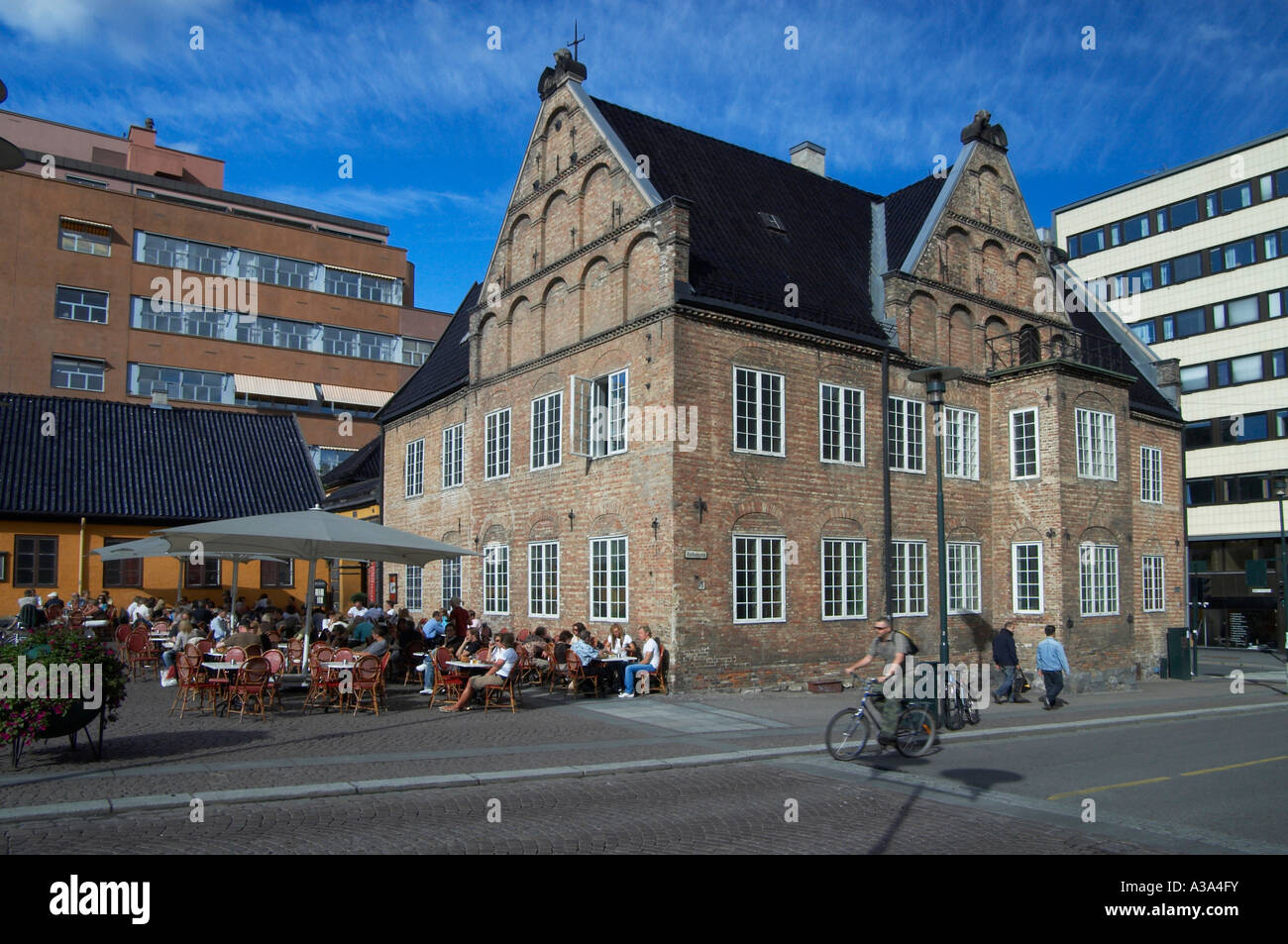 A square in the center of Oslo Stock Photo - Alamy