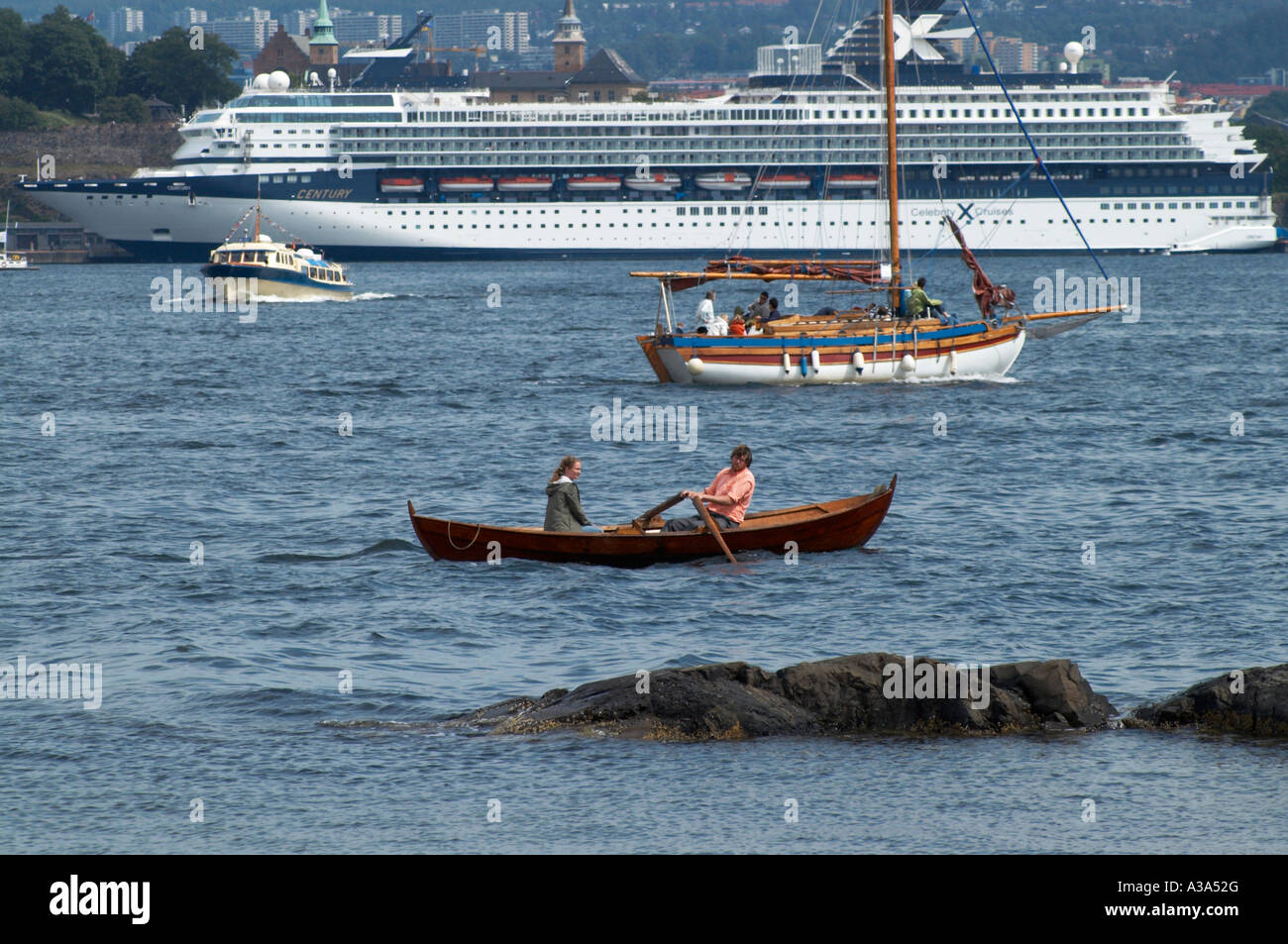 Oared ship hi-res stock photography and images - Alamy