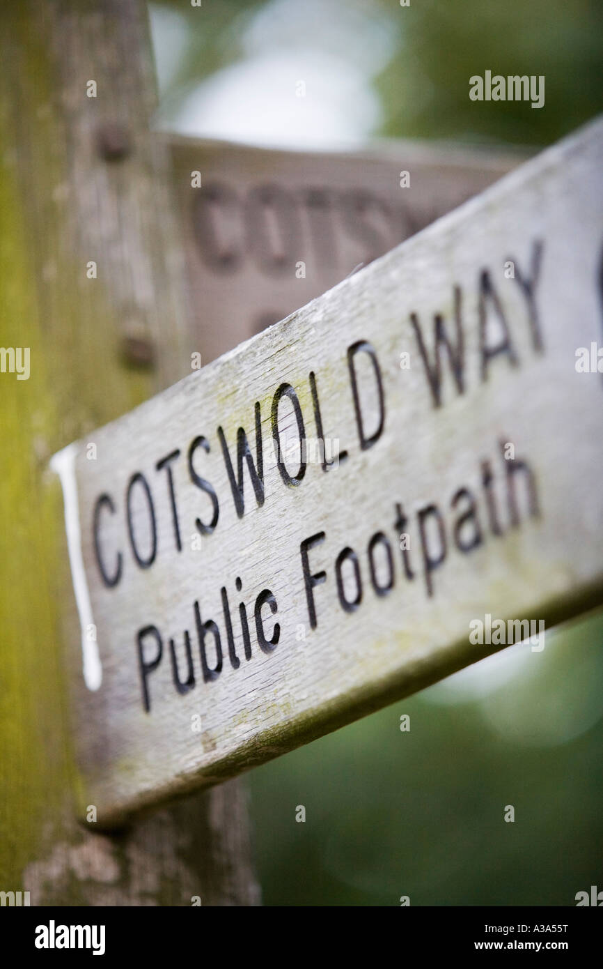Cotswold Way finger post Gloucestershire Stock Photo - Alamy