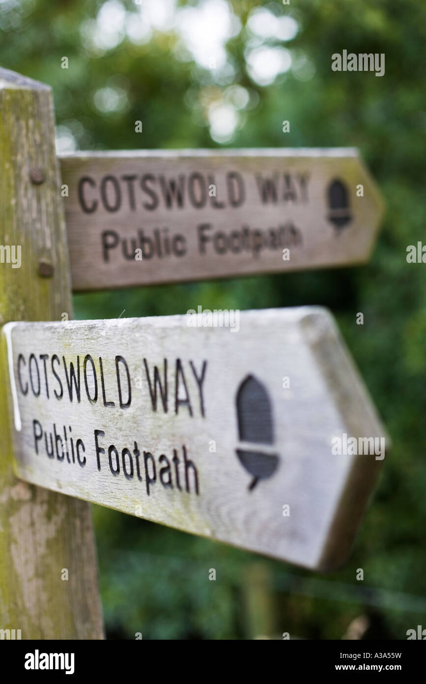 Cotswold Way finger post Gloucestershire Stock Photo - Alamy